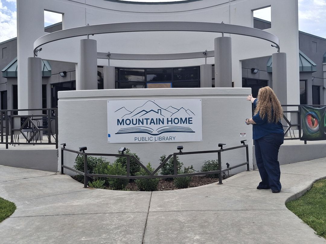New Look for Mountain Home Public Library: Logo and Website ...