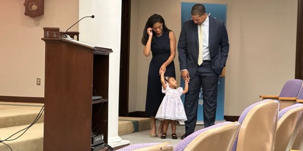 Hunter sworn in as municipal court judge; no special election necessar...
