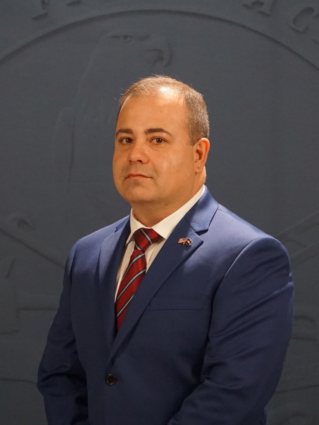 Former Natchez Fire training chief graduates from executive training p...