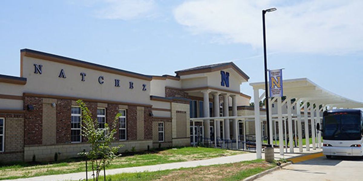 UPDATE: No bomb found after threat called in to Natchez High...