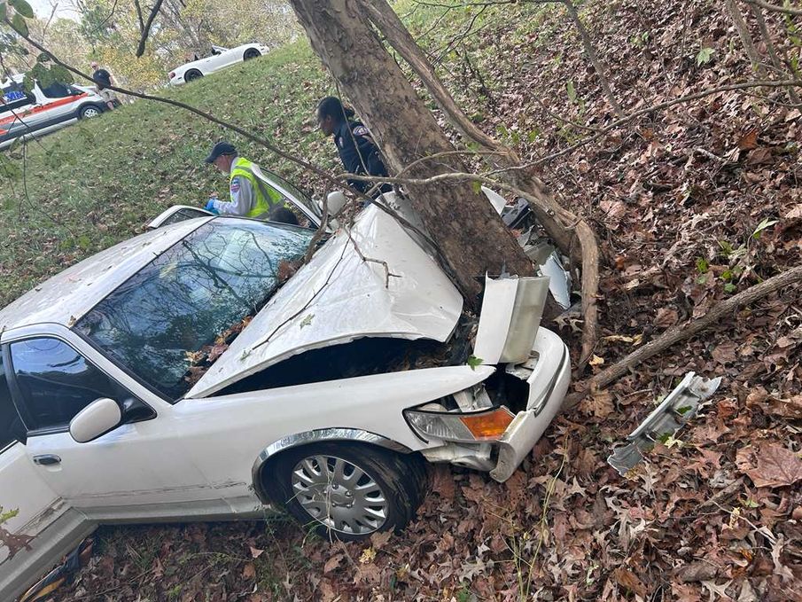 Natchez Trace Parkway crash near mile marker 4 sends two to hospital b...