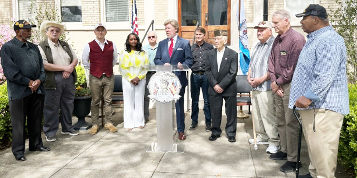 Mayor honors 'forgotten' Vietnam veterans