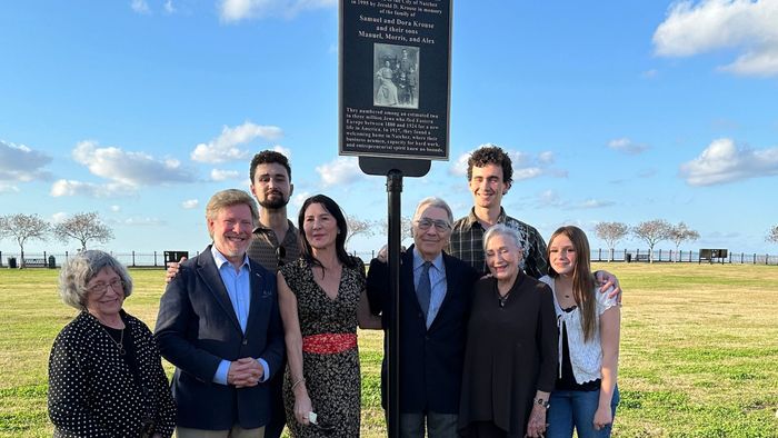 Natchez honors Krouse family 30 years after bluff land gift that resha...