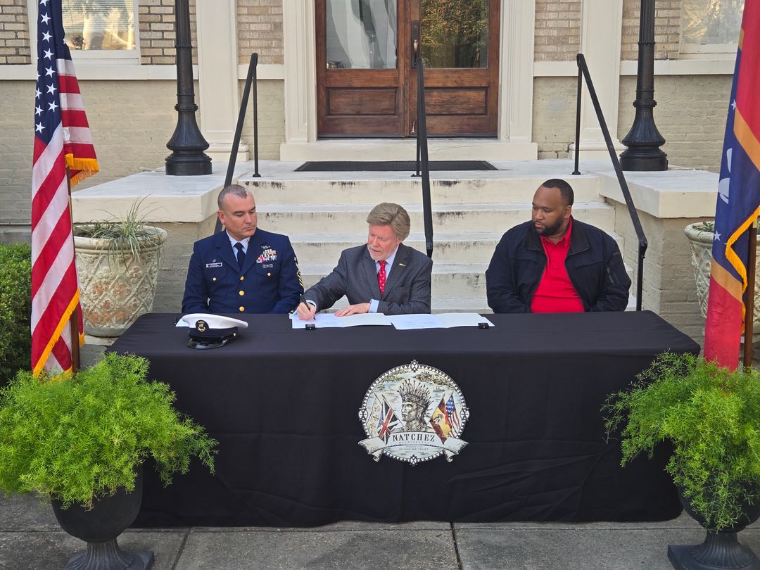 City of Natchez, Coast Guard formalize cooperation on emergencies and ...