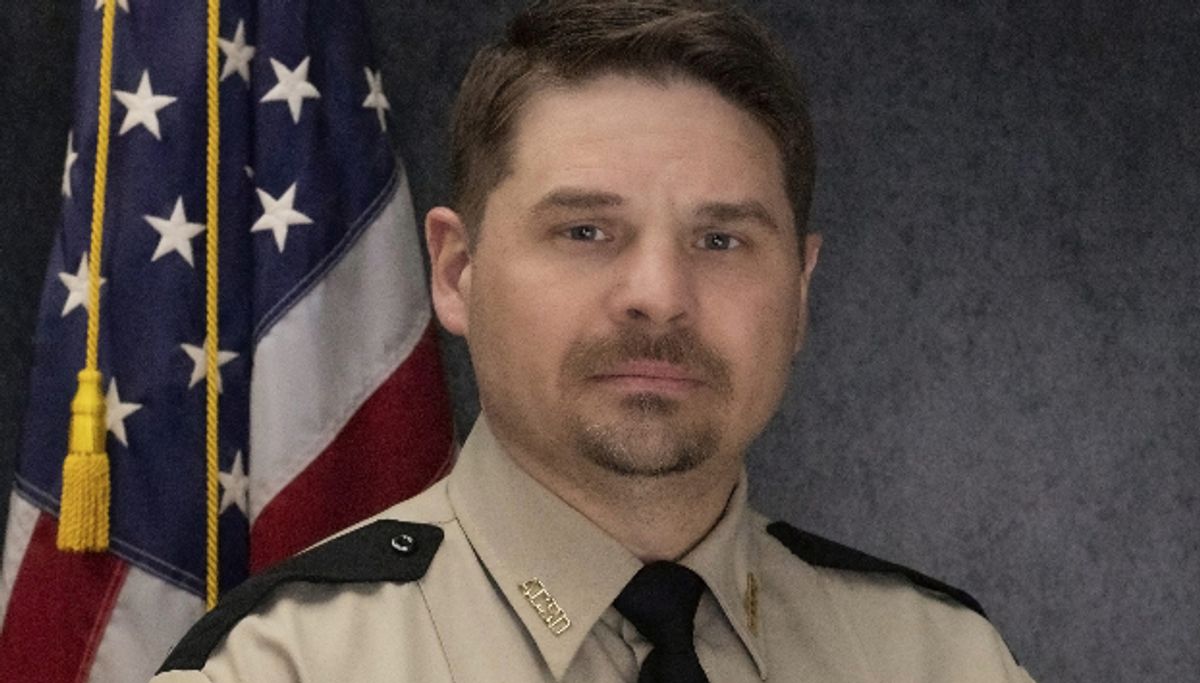 Sheriff's deputy hailed a hero after helping to save 5-year-old near d...