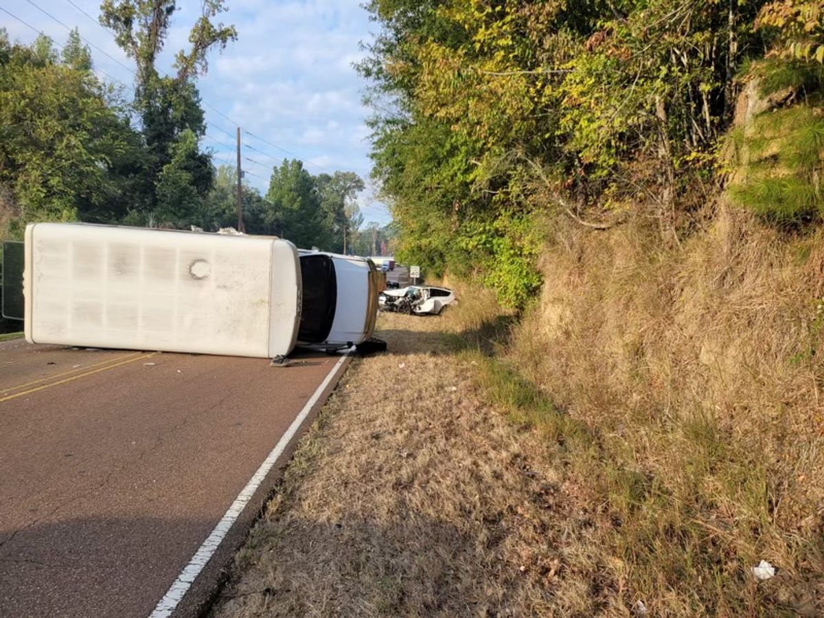 Natchez Transit bus involved in wreck; four people injured