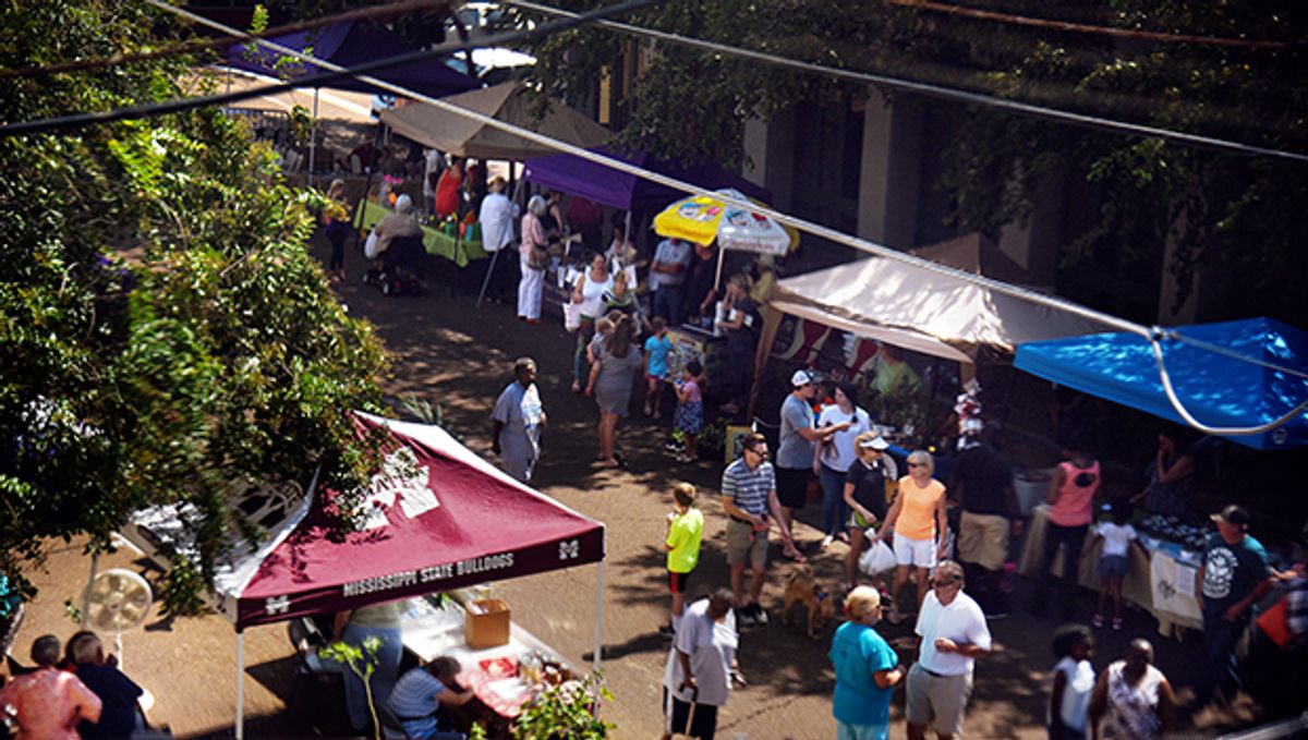 Photos of day: Natchez Downtown Farmers Market ends summer r...