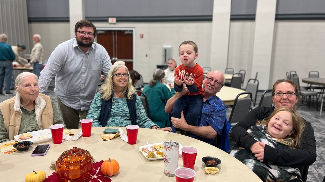 Free Thanksgiving meal for community served at Natchez Convention Cent...