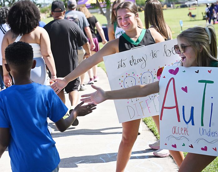 Miles for Milestones autism walk draws record crowd, tops fu...