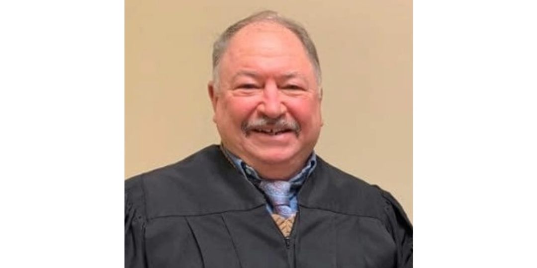 Louisiana judge faces 30-day suspension after admitting he t...