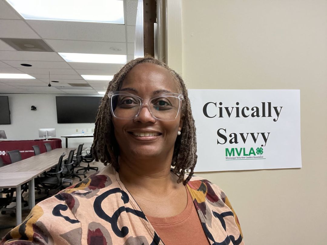 Natchez's Angela Brooks leads workshop at 4-H Volunteer Leaders' event...