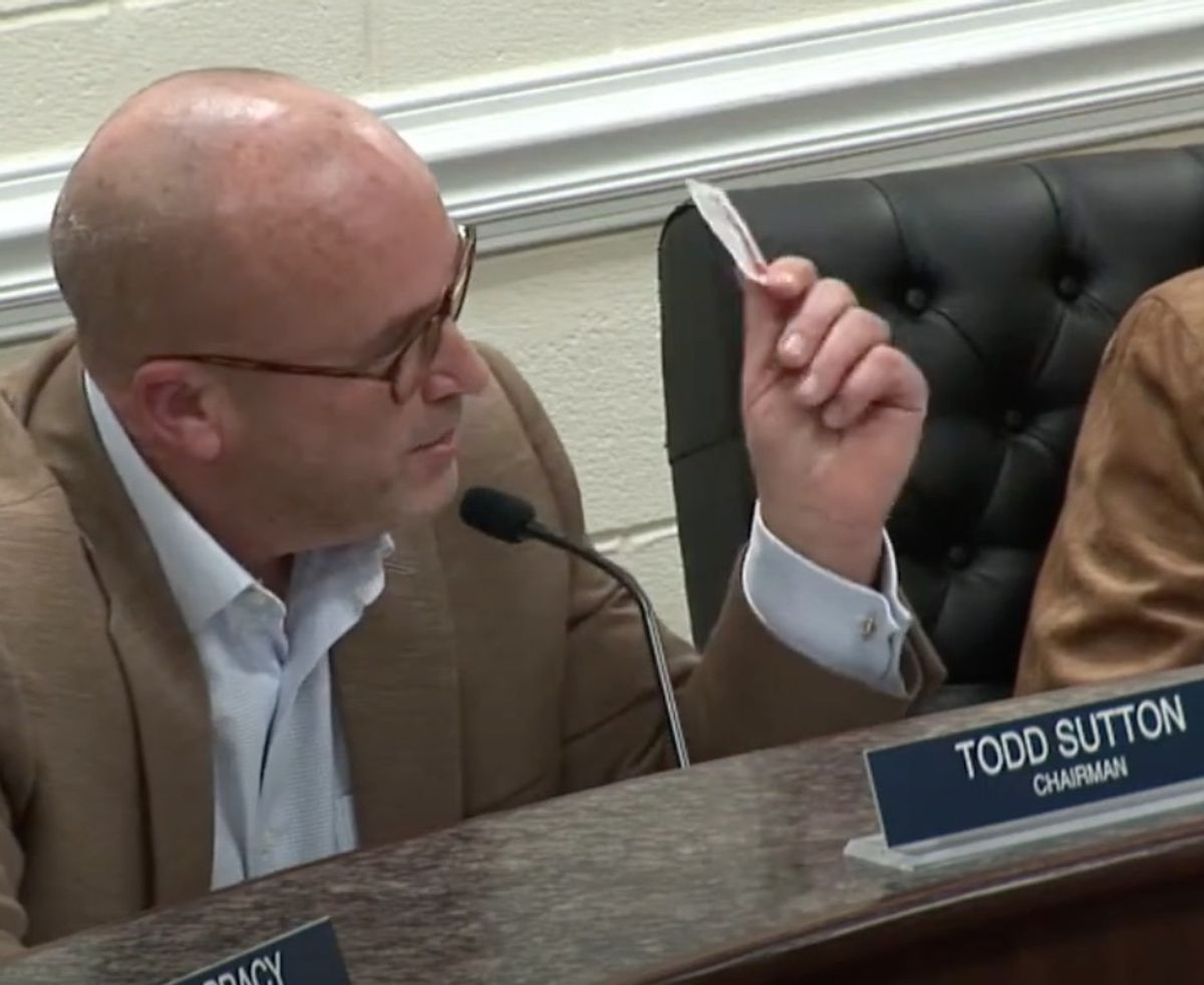 Sutton uses parting remarks to criticize Johnson