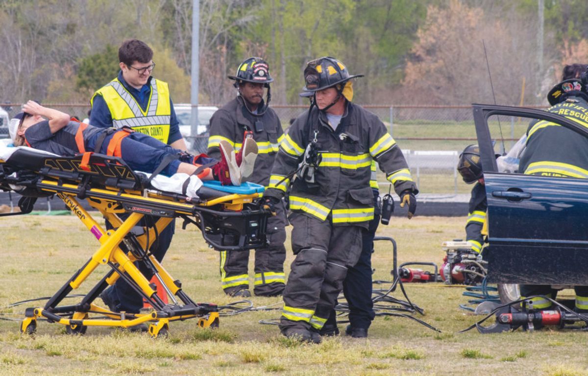 Teens get eye-opening lesson in safe driving