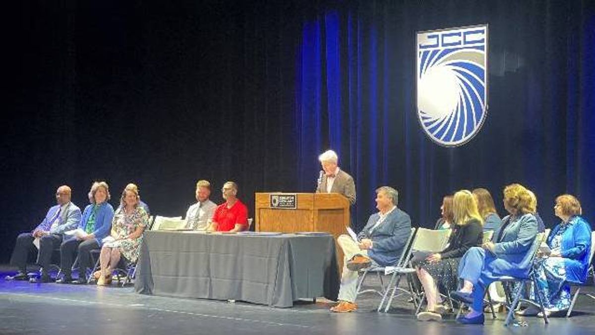 JCC presents awards to outstanding graduates