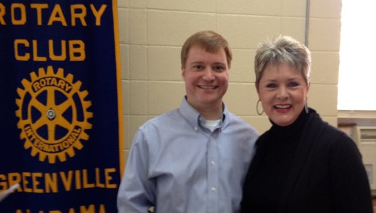 Idland speaks to Rotarians