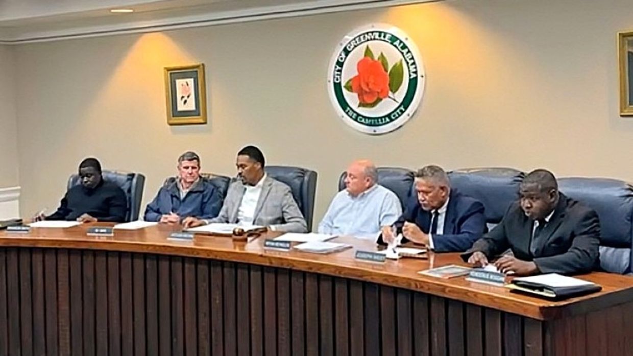 Council reviews finances, city operations