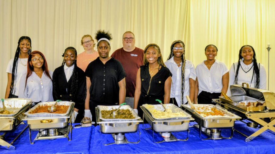 Georgiana partners collaborate on Thanksgiving dinner