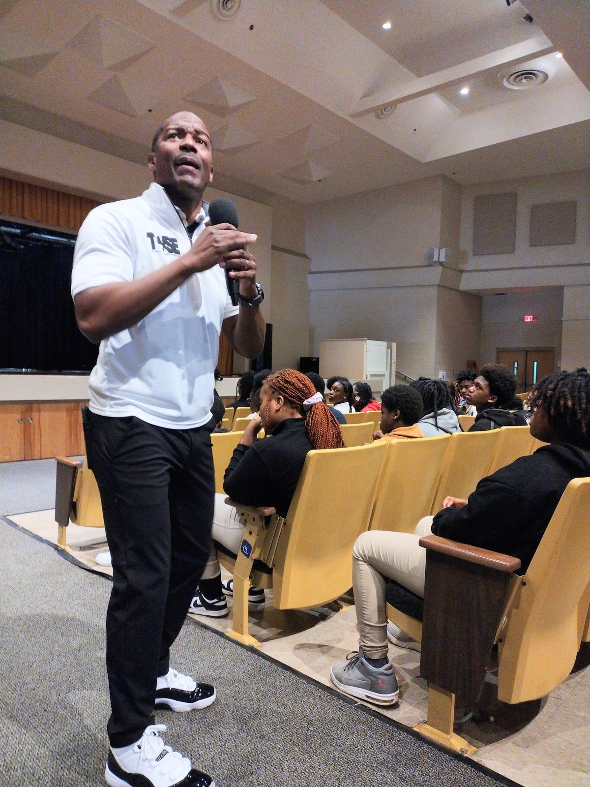 Nationally renowned speaker inspires Butler County youths