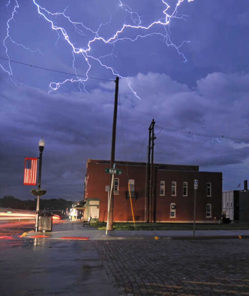 Lightning crashes