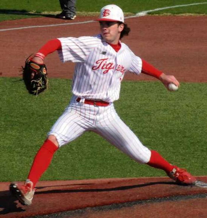 Blue Valley West pitching drops Tigers in tournament champio...