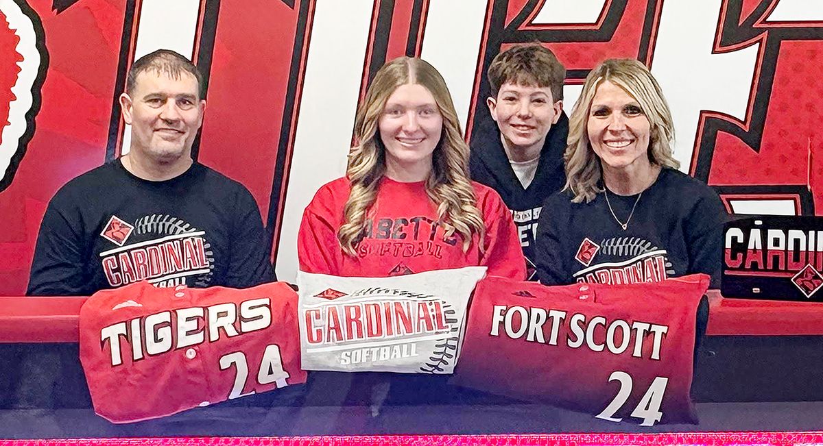 Yarick signs with Labette Community College