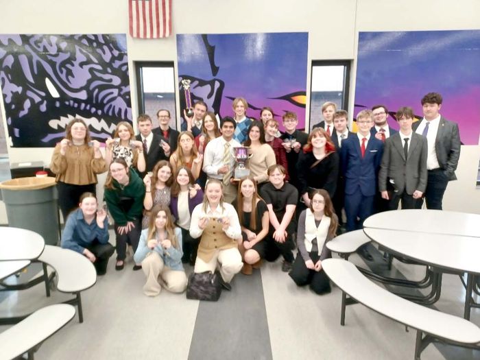 FSHS debate, forensics team qualifies 19 students for state