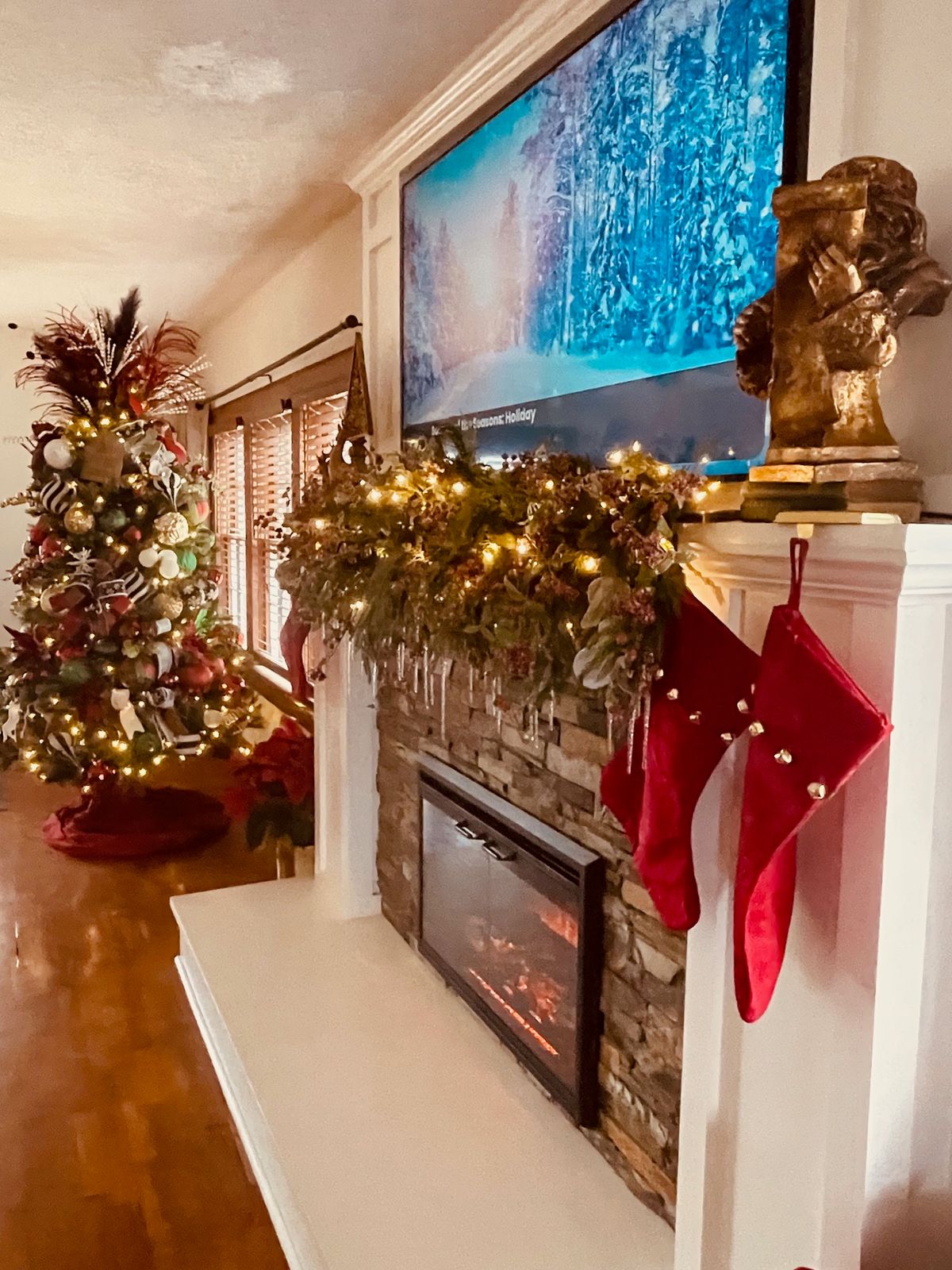 Photo gallery: St. John’s Ladies Group hosts Christmas home tour