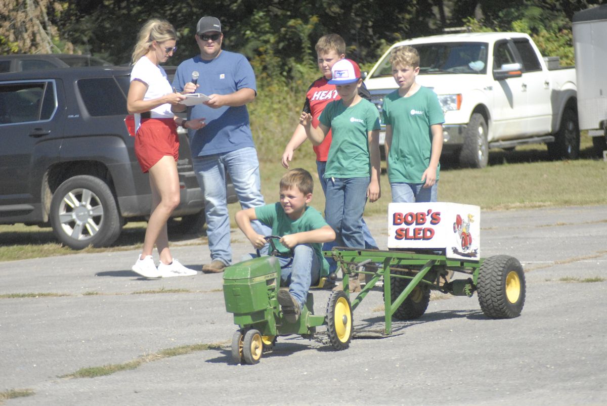 Kiddie tractor pull offers opportunity for friendly competition