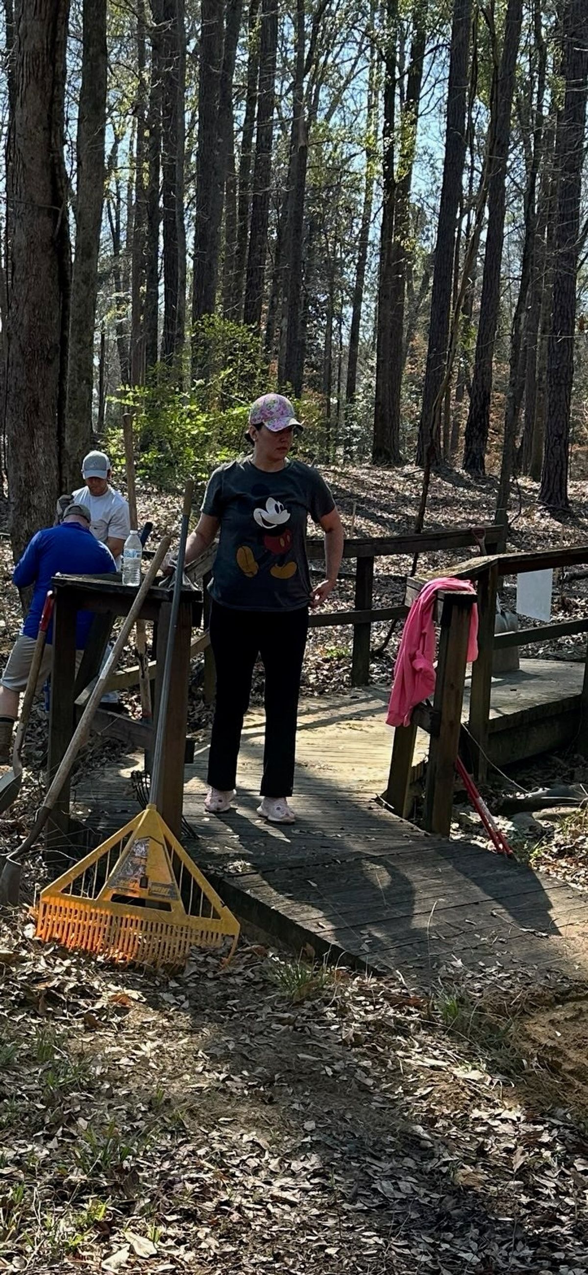 Volunteers spruce up museum trail