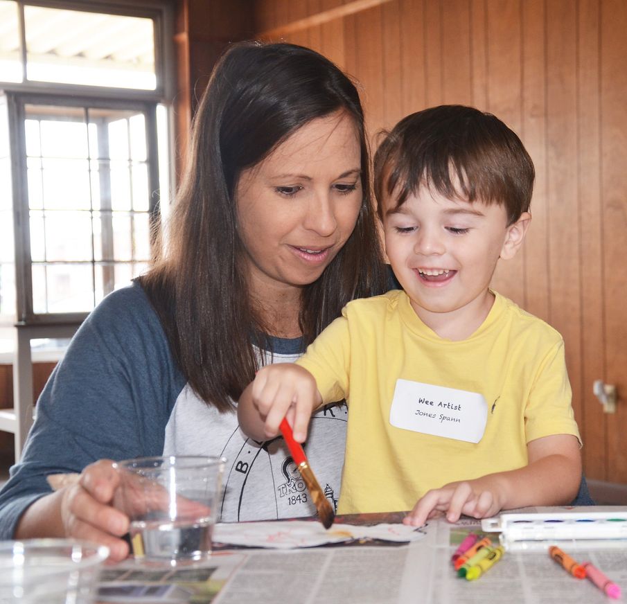 "WEE ARTISTS": Johnson Center hosts pre-schoolers and moms