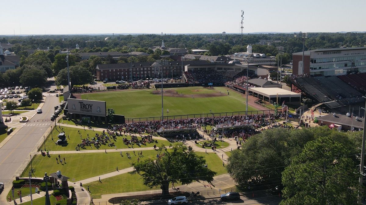 Troy takes 1-0 lead in Super Regionals