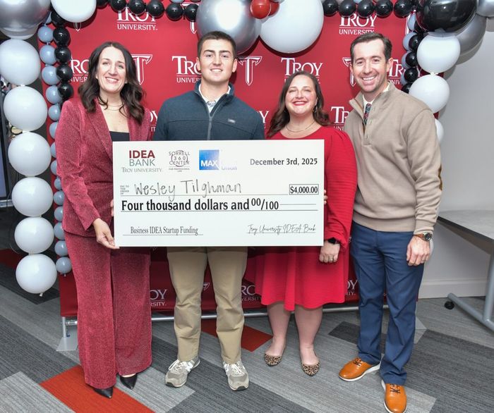 IDEA Bank awards $8,000 in pitch competition prizes