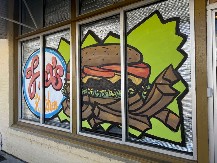 Flo’s Kitchen extends business hours