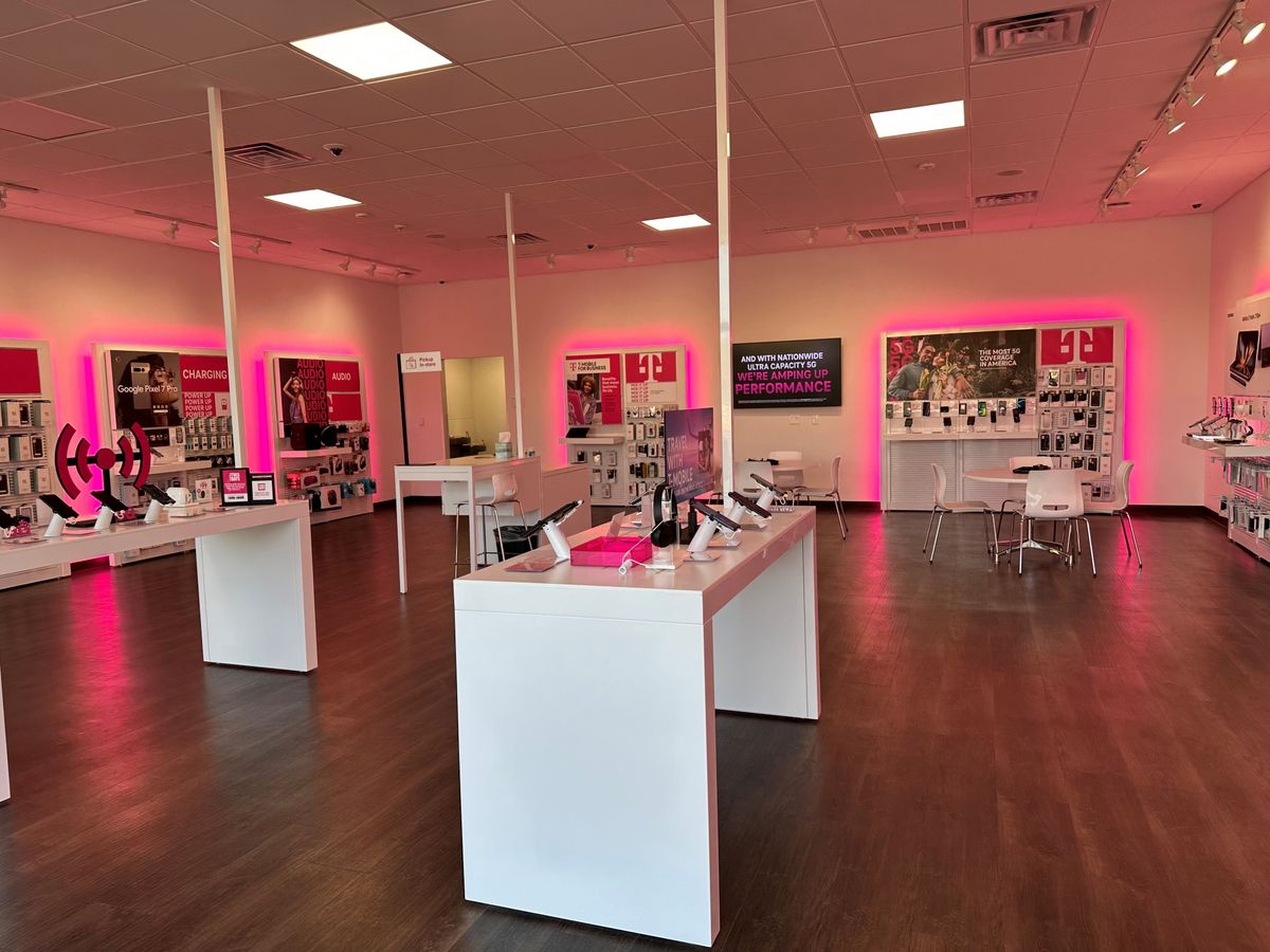 T-Mobile opens first store in Troy