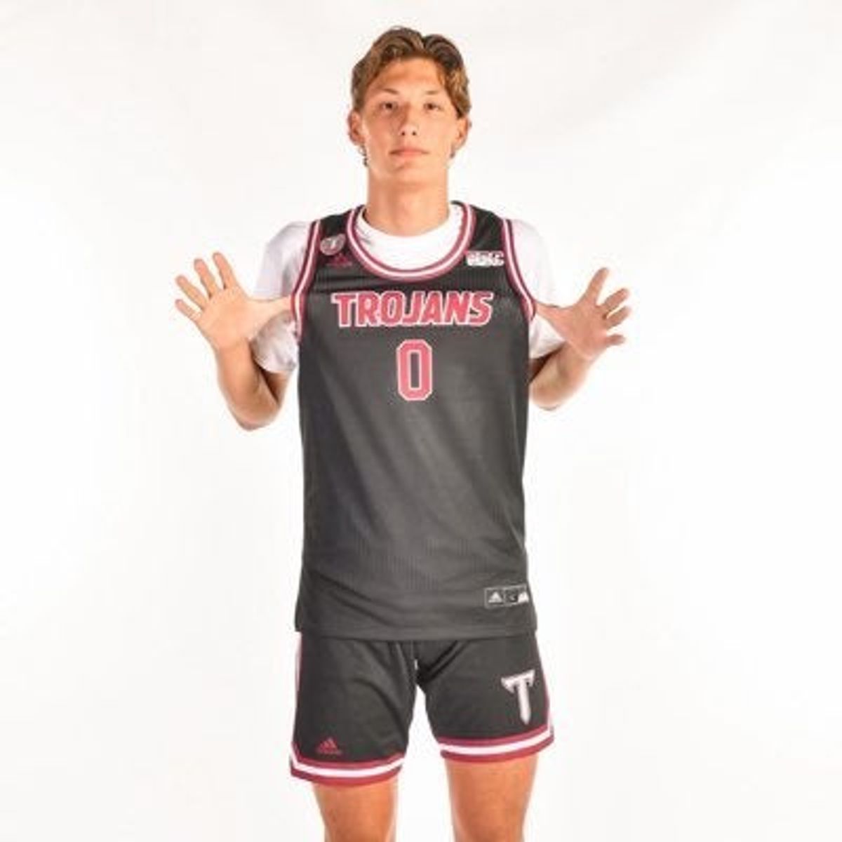 Dothan center Thomas Dowd commits to Troy