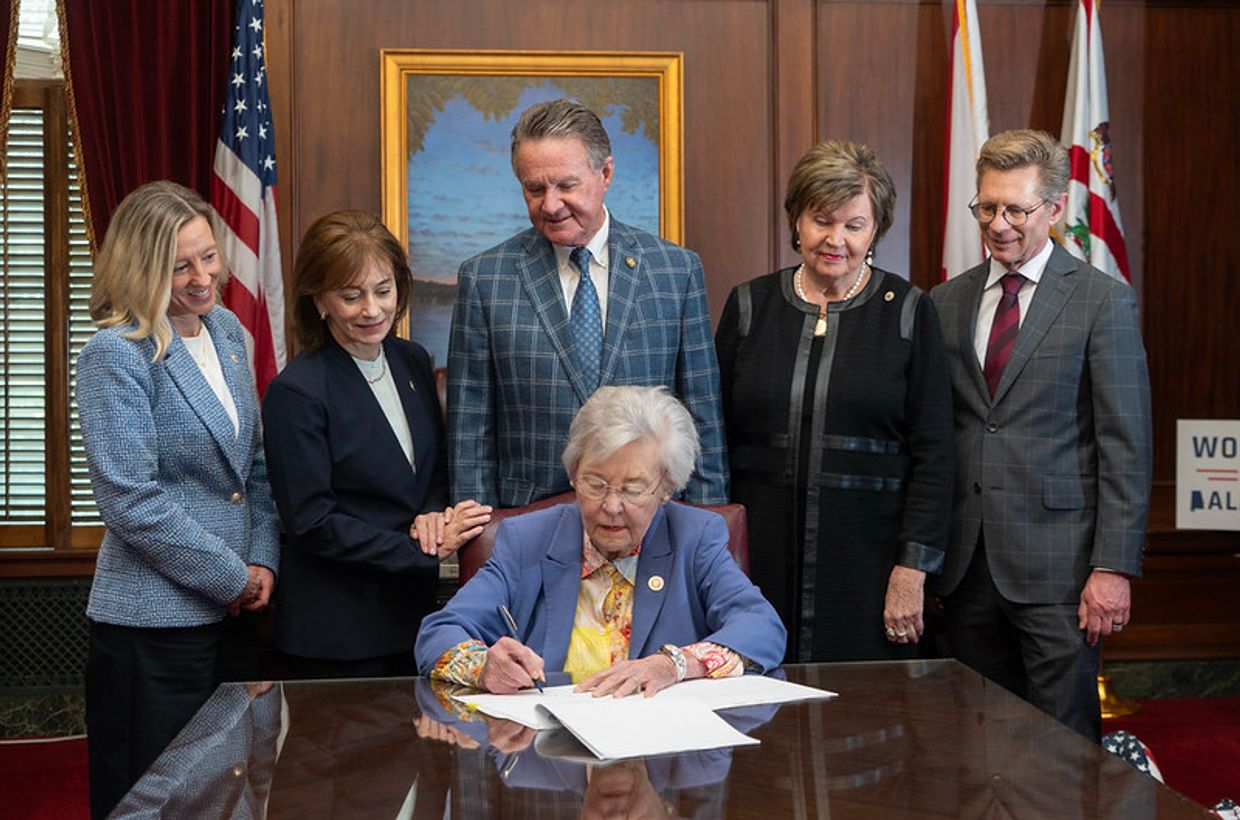Gov. Kay Ivey signs Screen Time Limits into law for early ch...