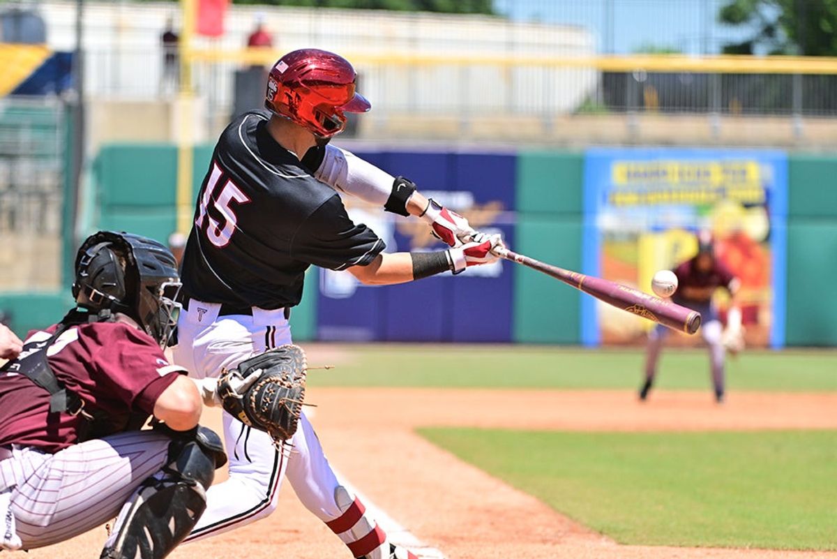Kavanagh's ninth inning single lifts Troy over Samford