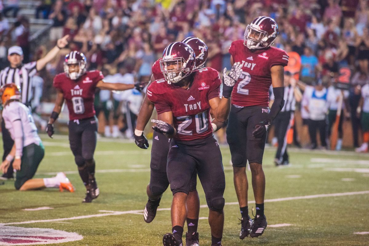 Righting the ship: Trojans handle Florida A&M, earn first win