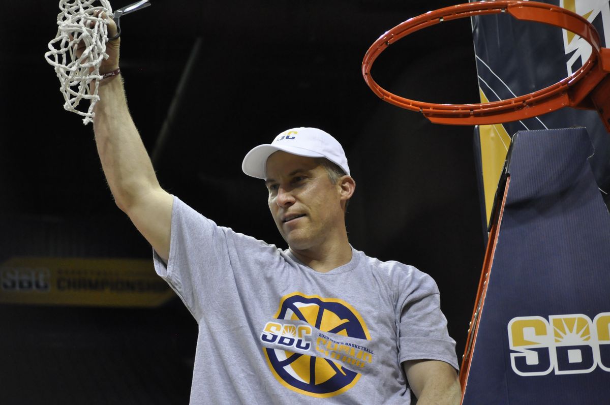 Troy's Scott Cross looks to the future; signs contract extension