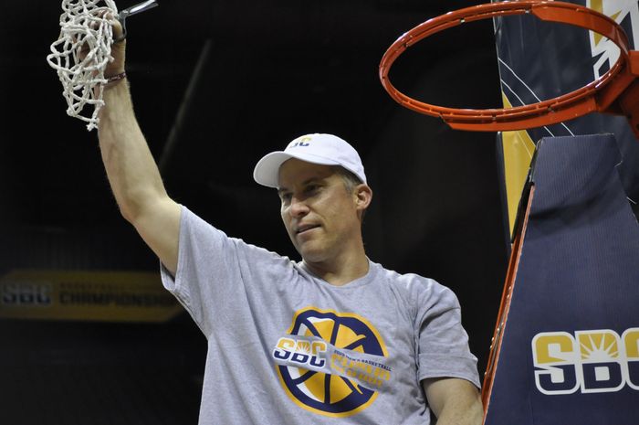 Troy's Scott Cross looks to the future; signs contract extension