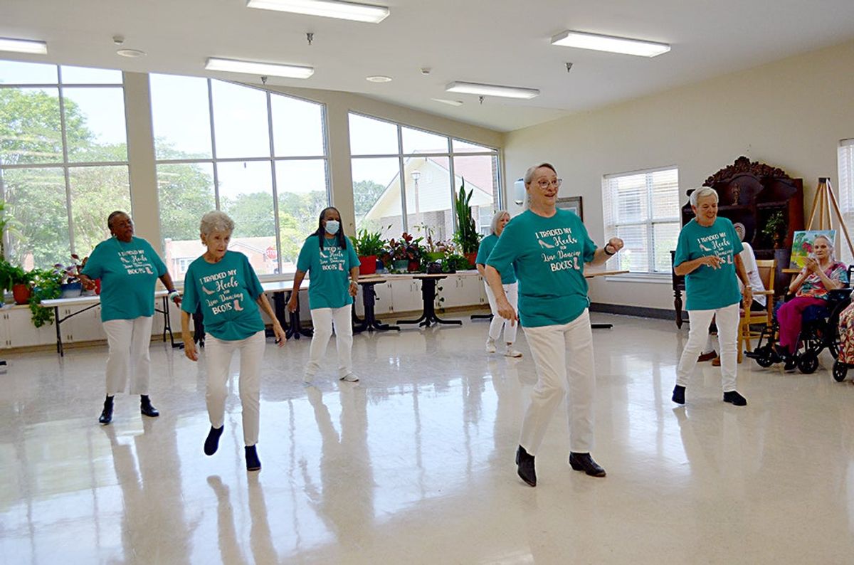 Colley Line Dancers entertain at THRC