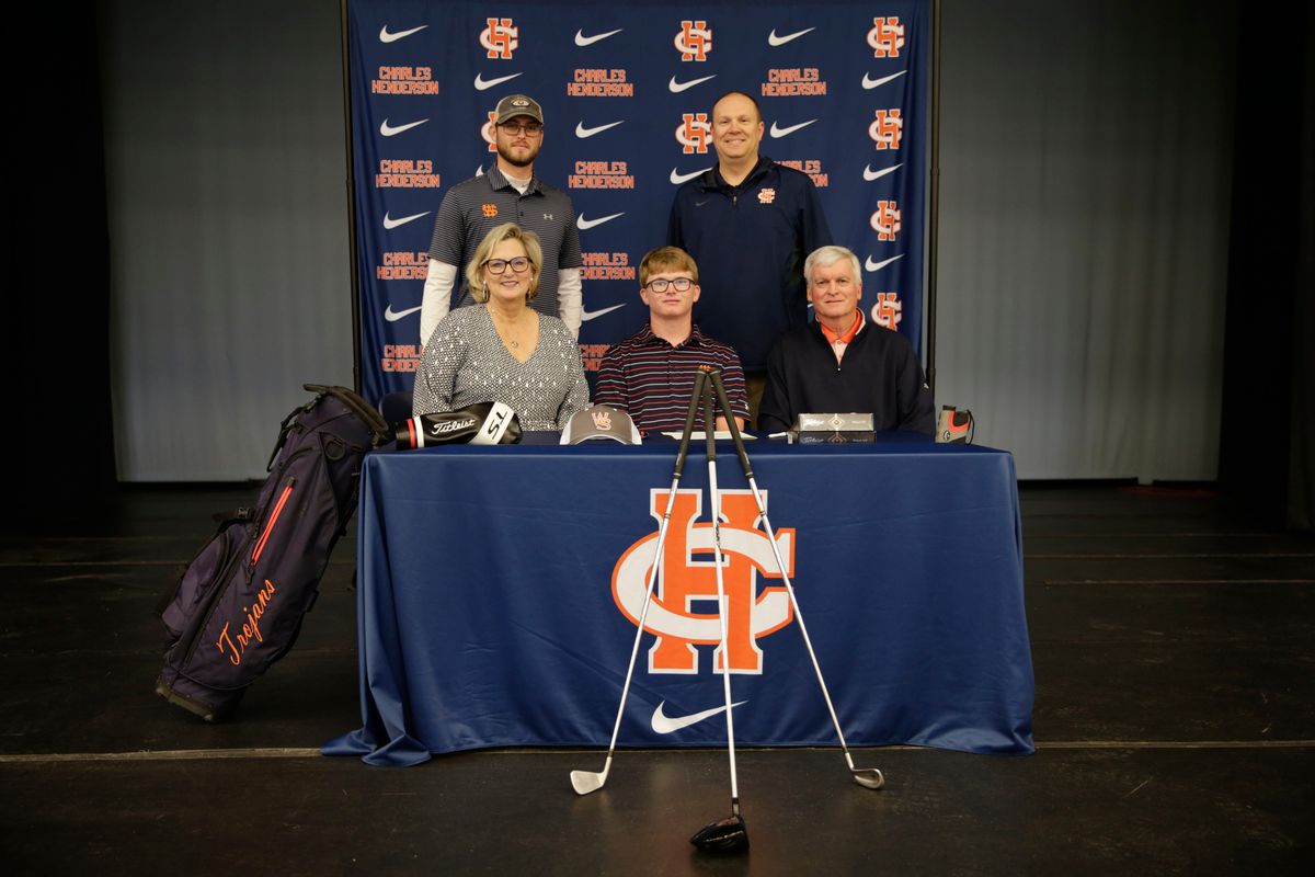 McCrary signs golf scholarship with Wallace