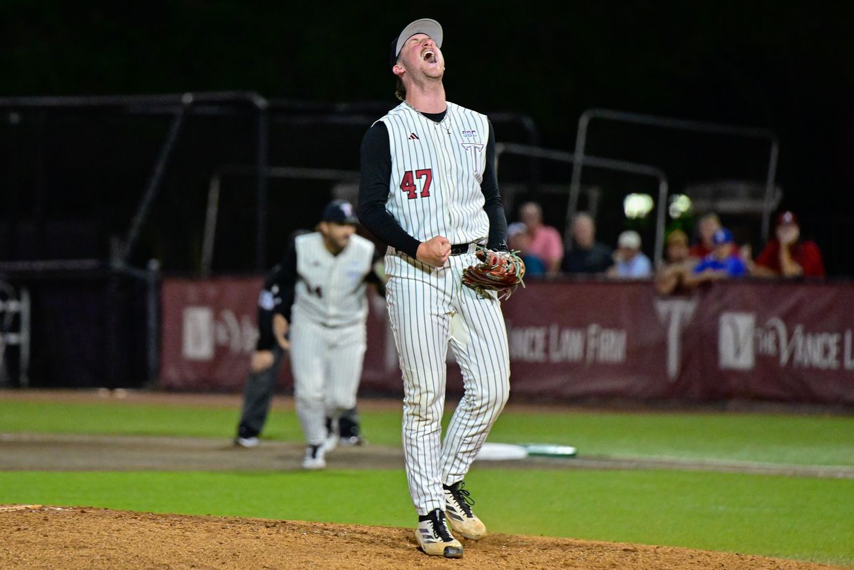 Trojans topple No. 17 Alabama