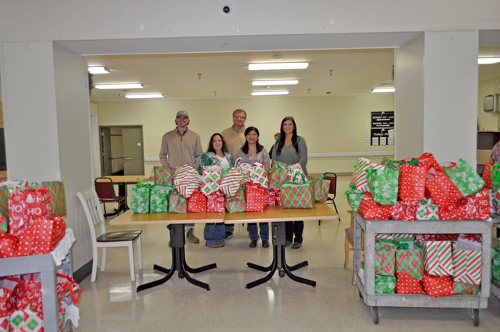 Alabama Real Estate Connection delivers Christmas presents to Troy Hea...