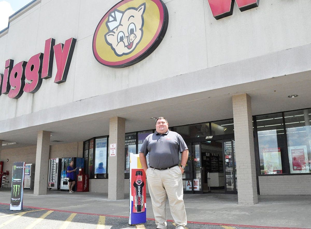 Piggly Wiggly owner Steve Garrett an "Unsung Hero" in Troy
