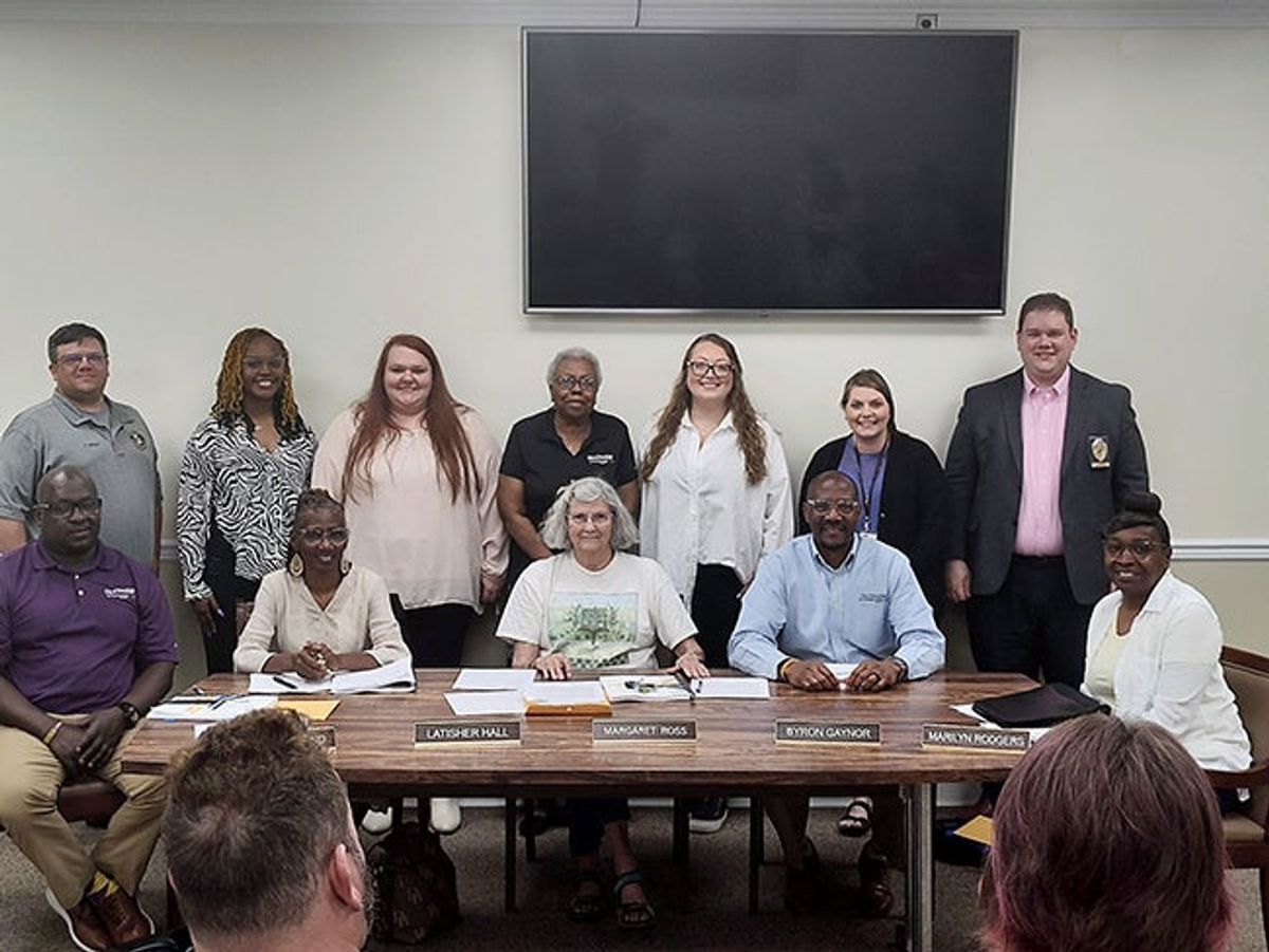 Brundidge Council recognizes CAC, 911