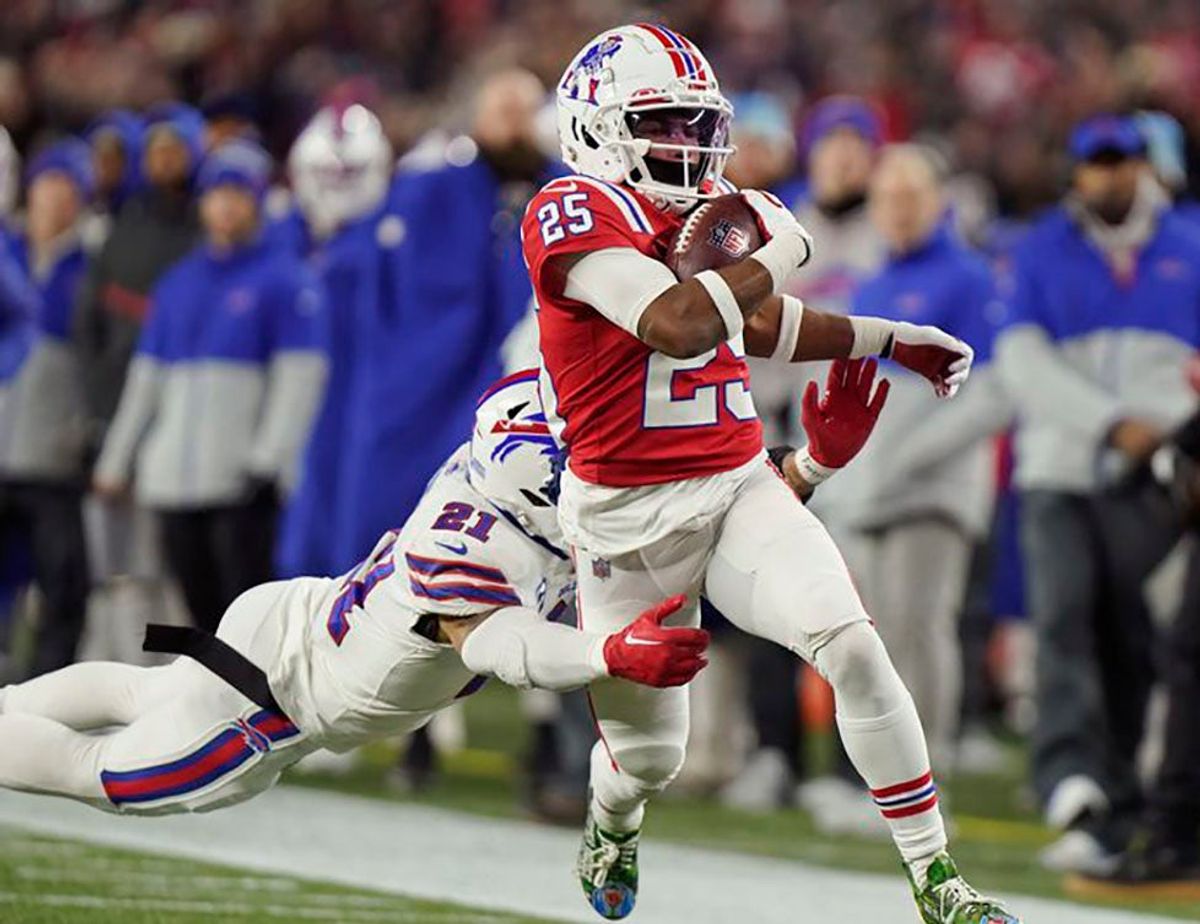 Marcus Jones delivers game-winner for New England