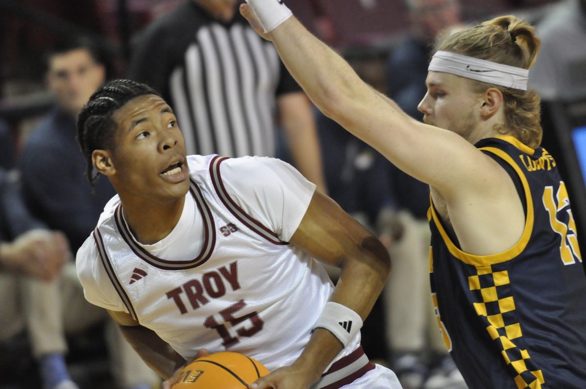 Troy men win second straight game to open hoops season