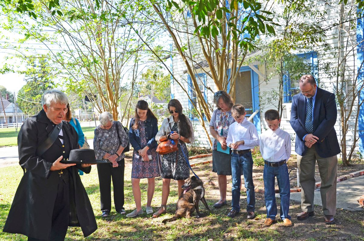 LOCAL LEGEND: Famous Brundidge dog honored for bicentennial