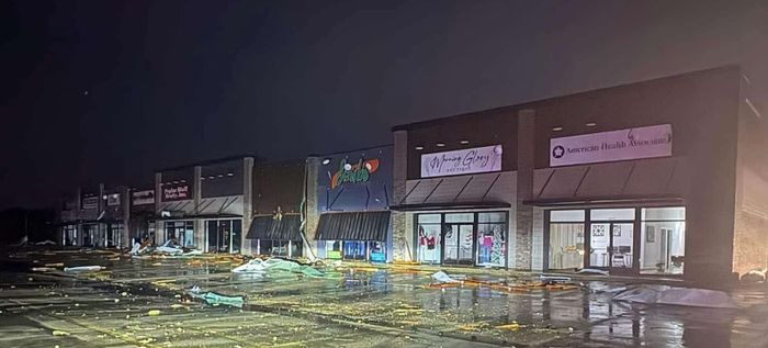 UPDATED 2:30 AM - Poplar Bluff police ask residents to stay inside as ...